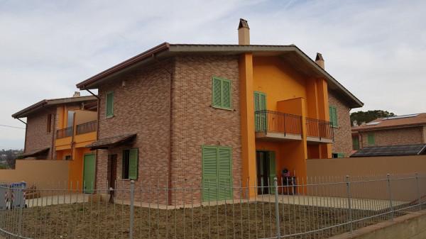 Villa plurifamiliare in vendita a Perugia