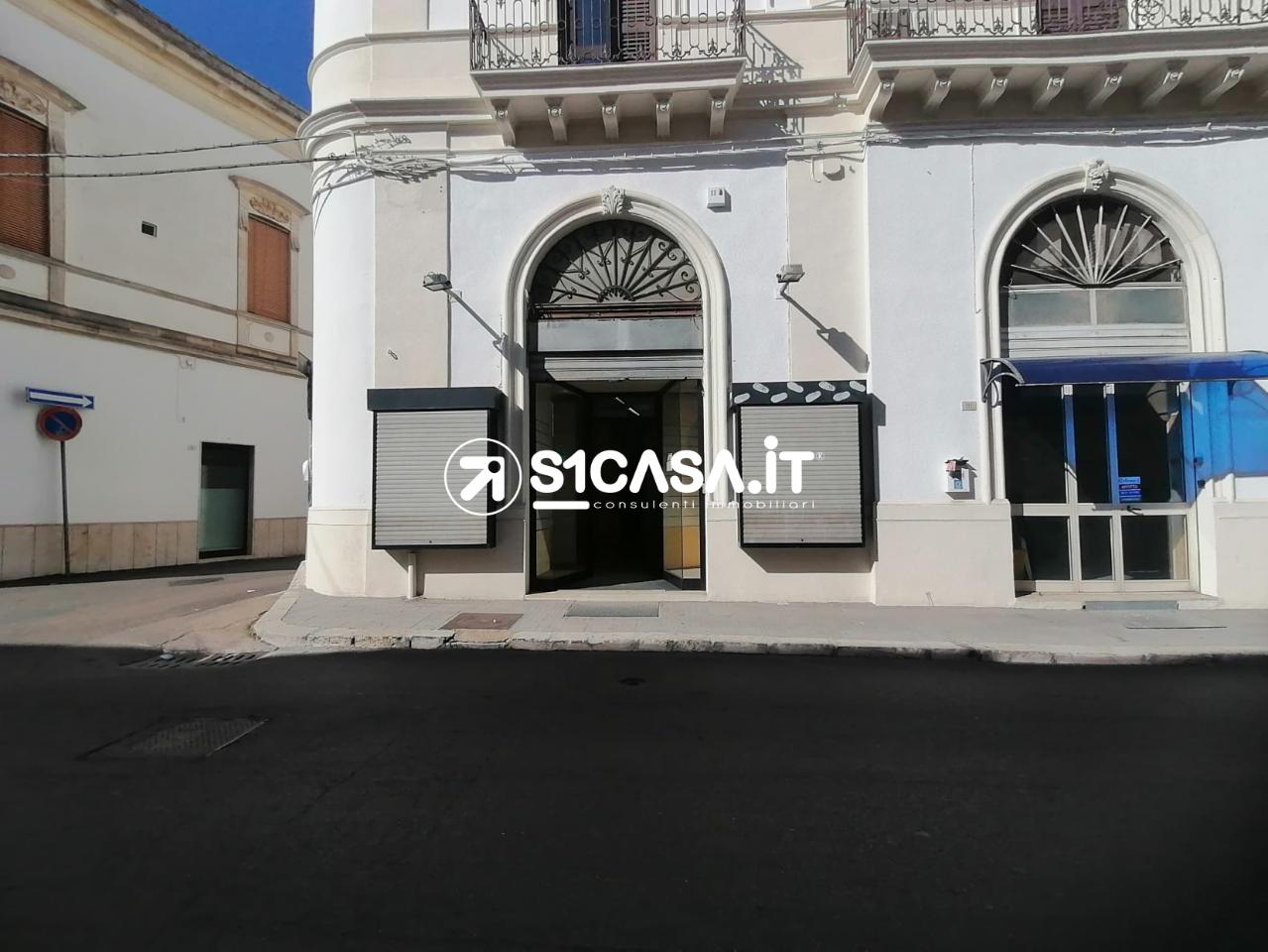 Esercizio commerciale in affitto a Galatone