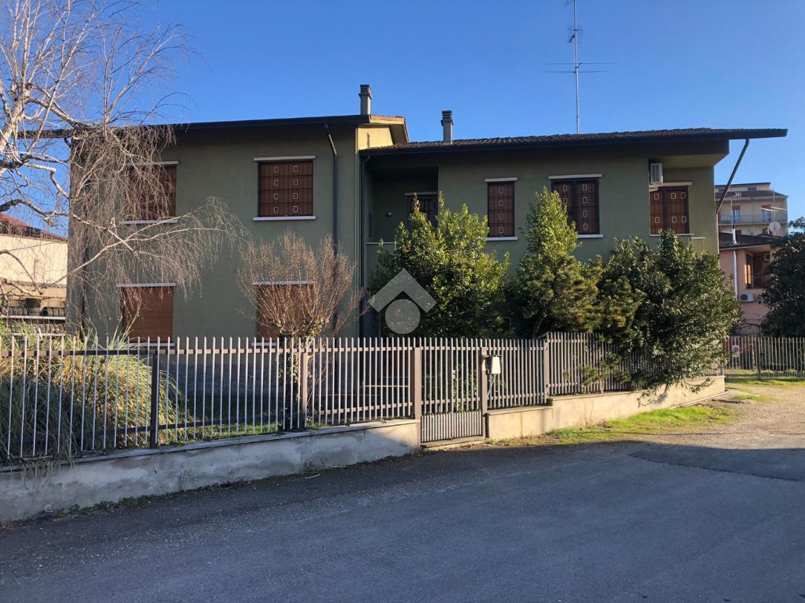 Villa in vendita a Voghera