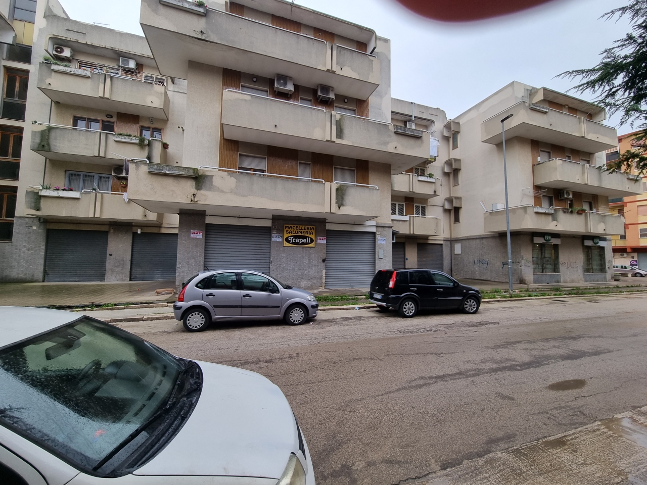 Negozio in vendita a Carapelle