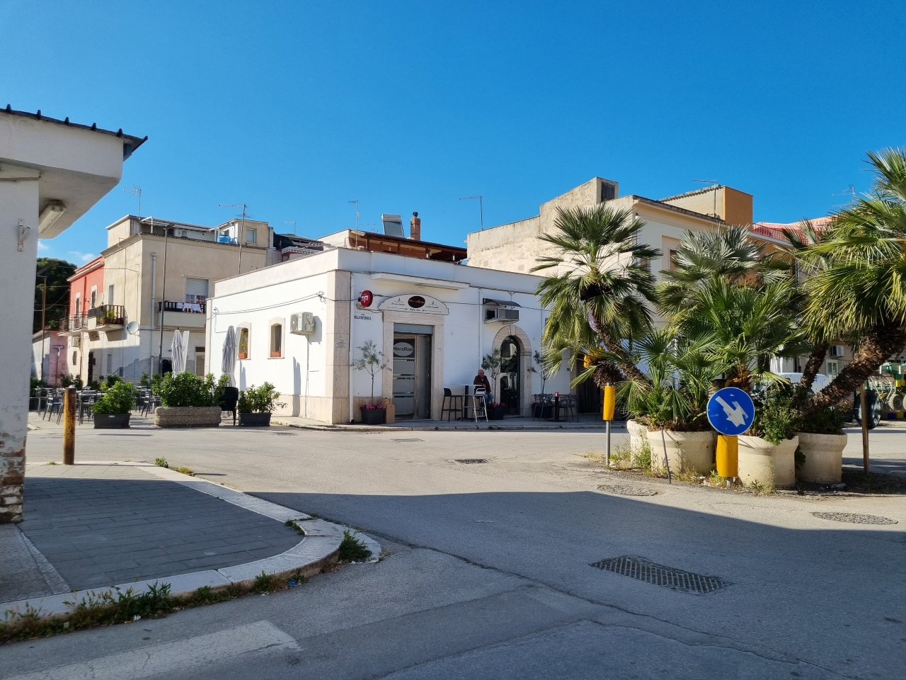 Locale commerciale in vendita a Carapelle