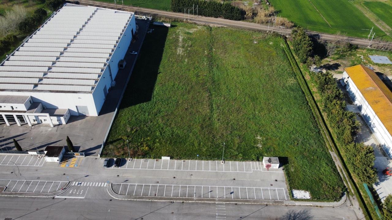 Terreno edificabile industriale in vendita a Longiano