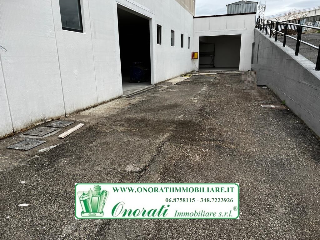 Capannone in vendita a Guidonia Montecelio