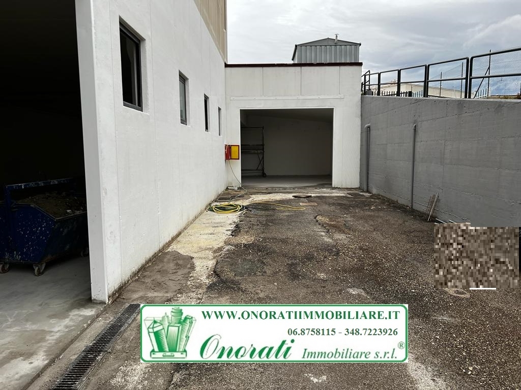 Capannone in vendita a Guidonia Montecelio