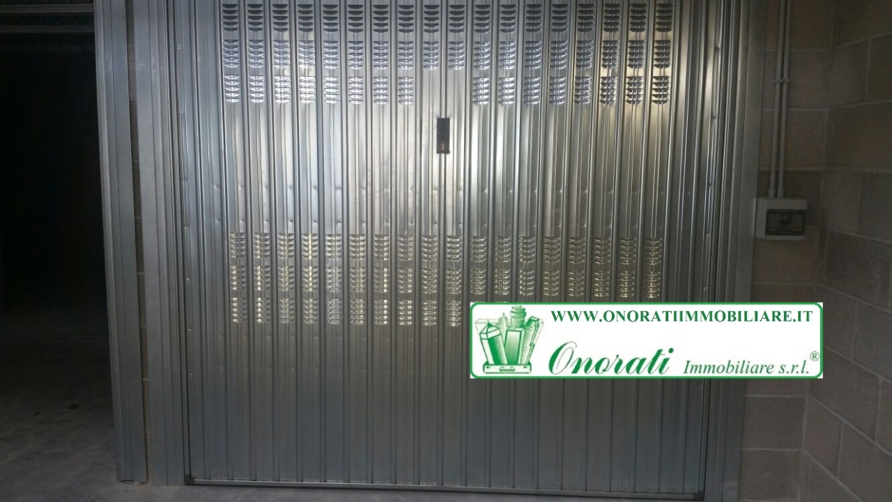 Garage - Posto auto in affitto a Guidonia Montecelio