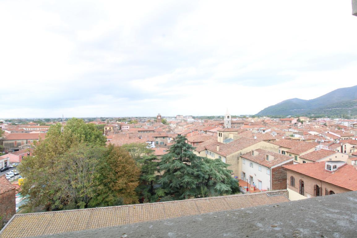 Appartamento in vendita a Cascina
