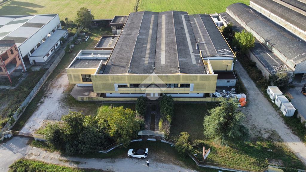 Capannone in vendita a Offanengo