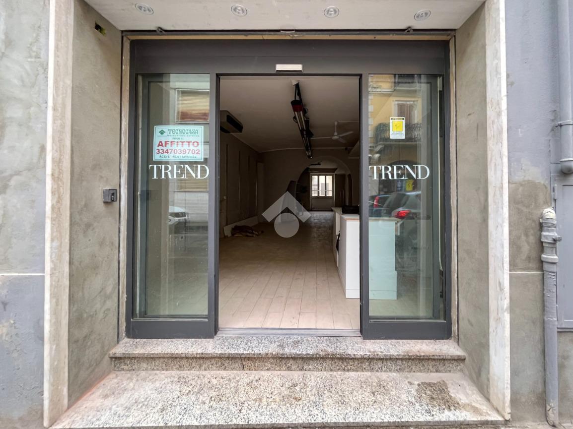 Negozio in affitto a Soresina