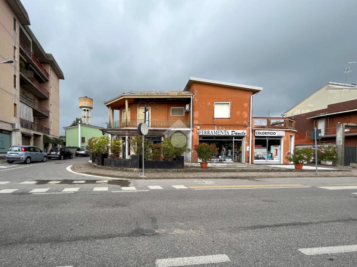 Negozio in vendita a Gussola
