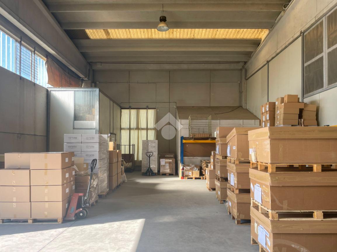 Capannone in vendita a Piadena Drizzona