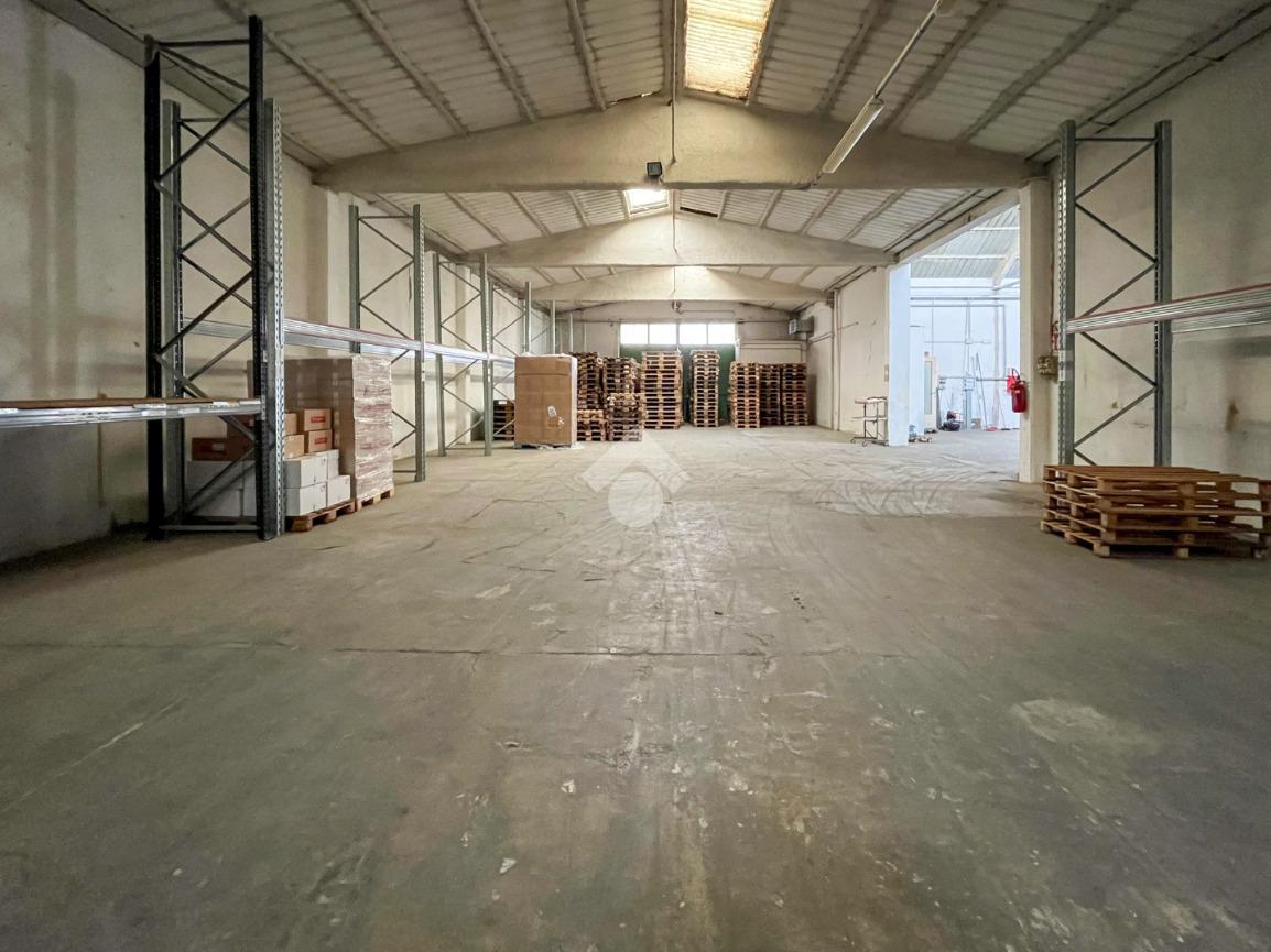 Capannone in affitto a Piadena Drizzona