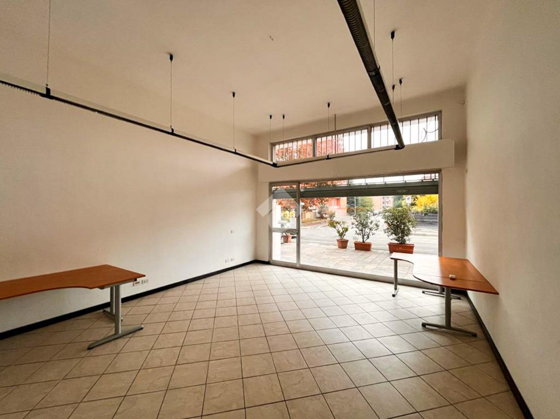 Negozio in affitto a Crema