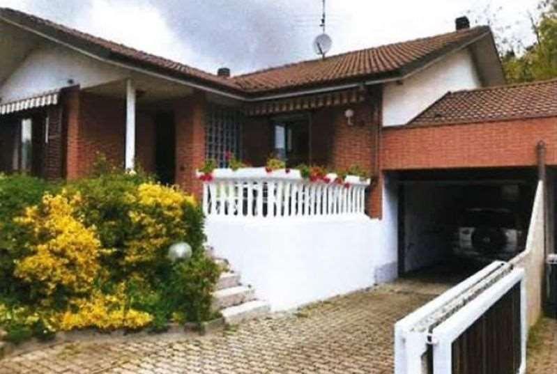 Villa bifamiliare in vendita a Samarate