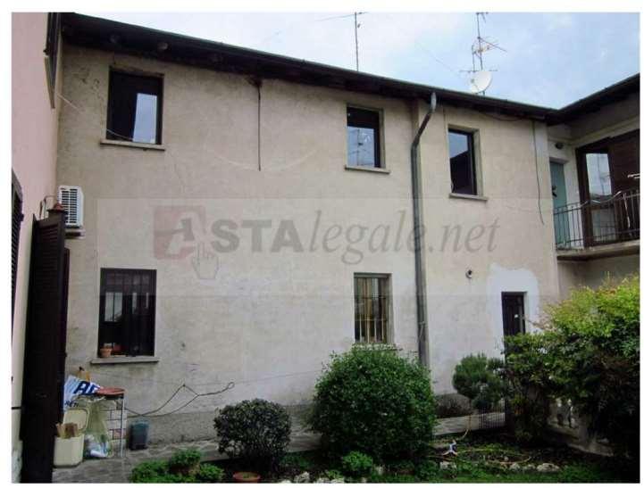 Porzione di casa in vendita a Vanzaghello