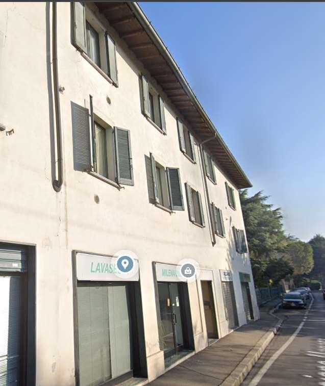 Negozio in vendita a Monza