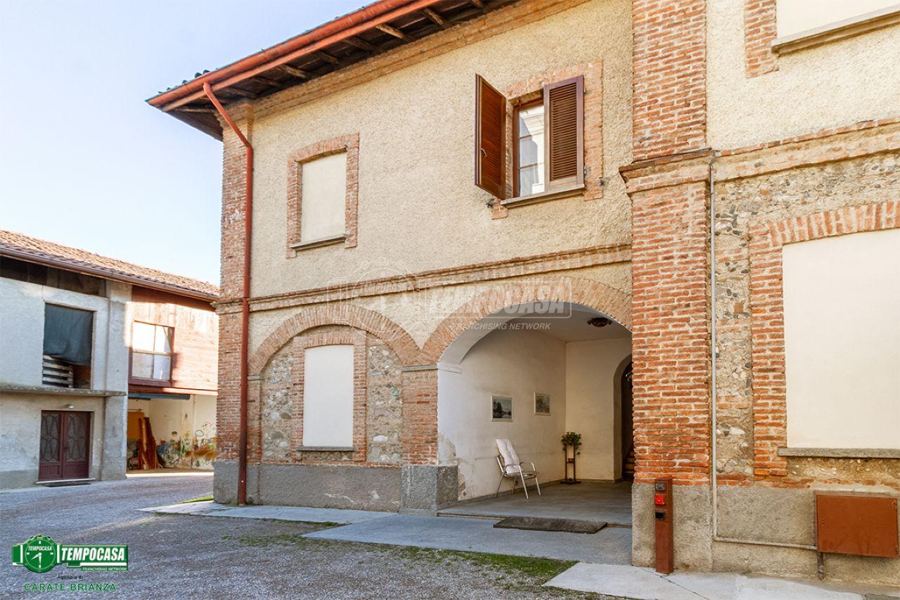 Appartamento in vendita a Besana In Brianza