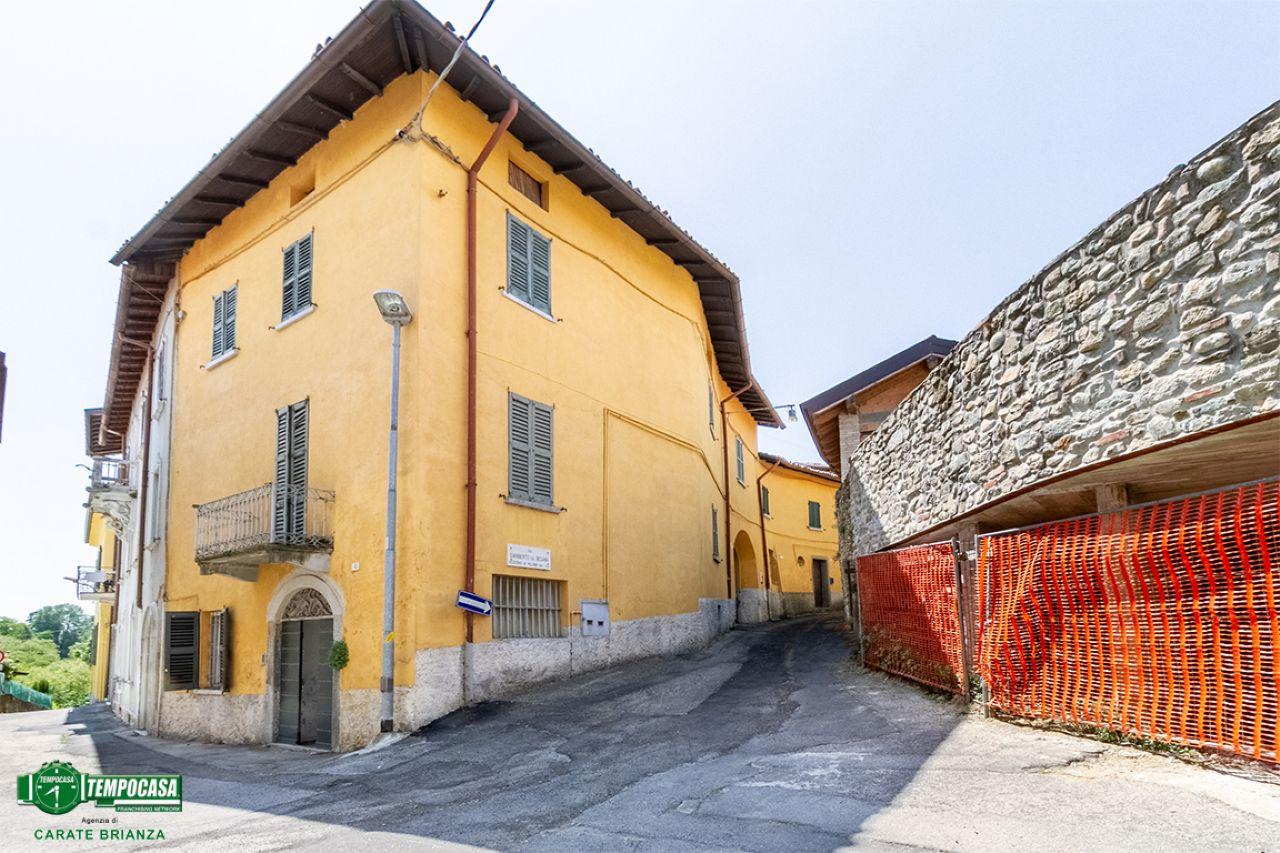 Rustico in vendita a Besana In Brianza