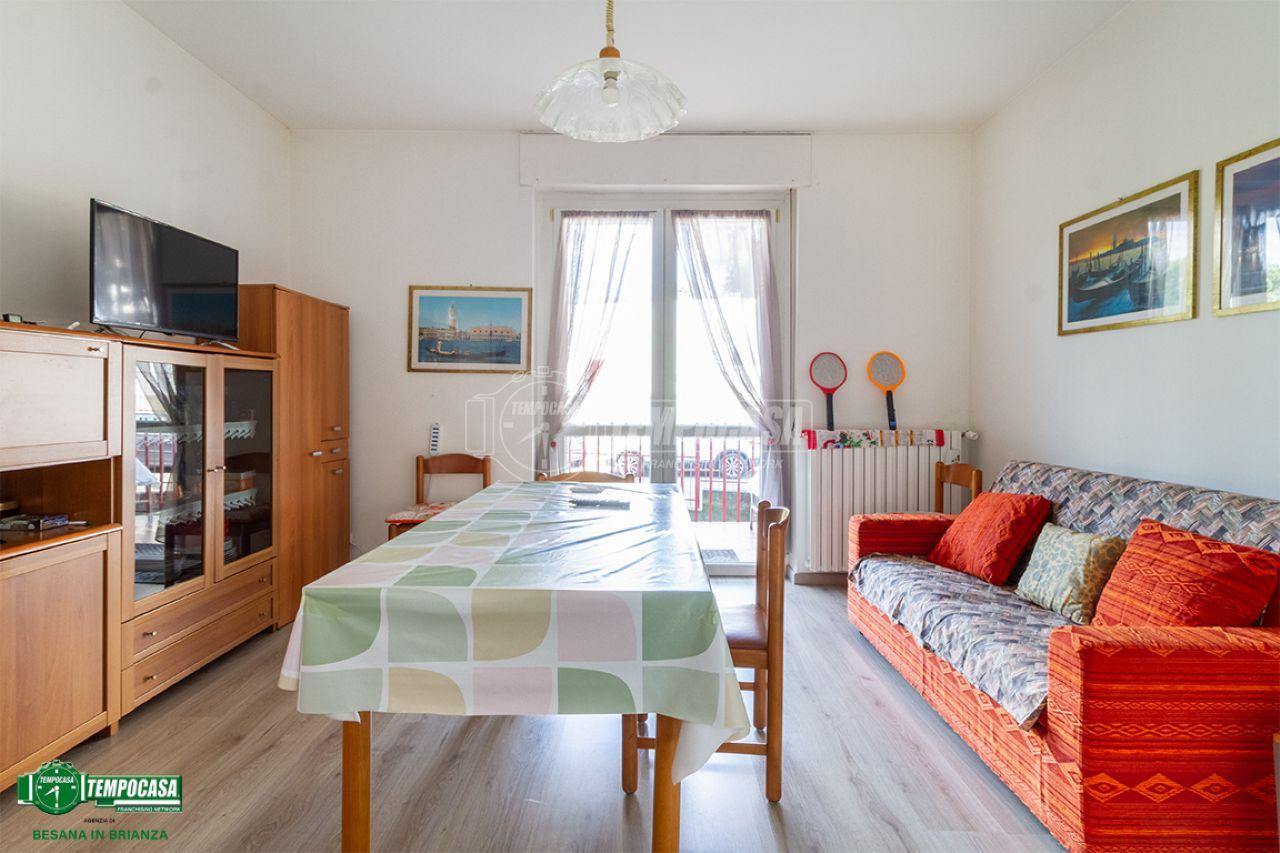 Appartamento in vendita a Besana In Brianza