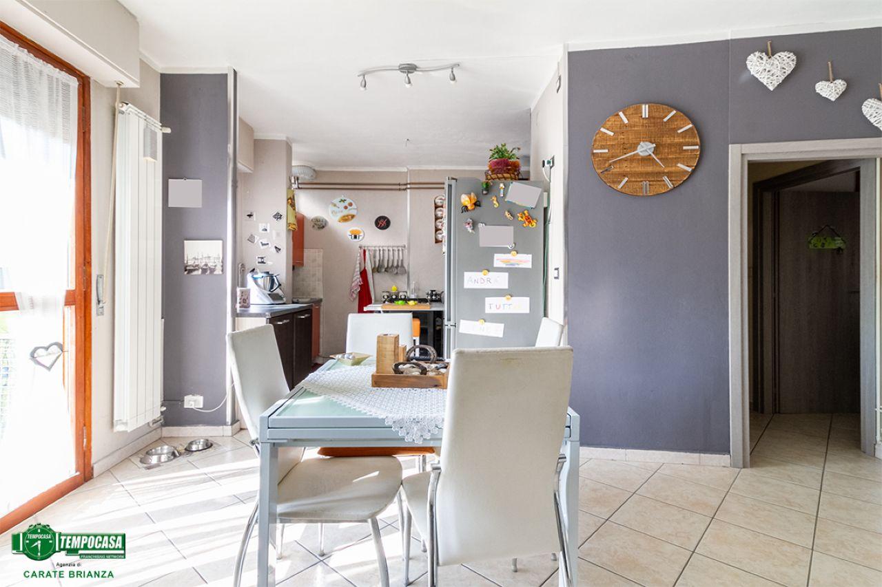 Appartamento in vendita a Besana In Brianza