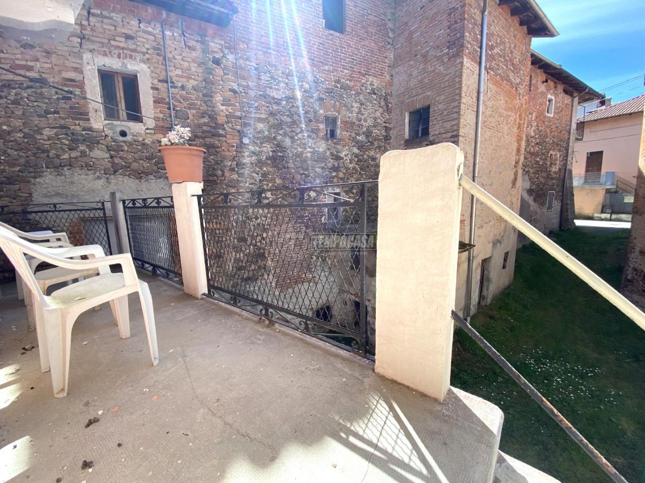 Casa indipendente in vendita a Lozzolo