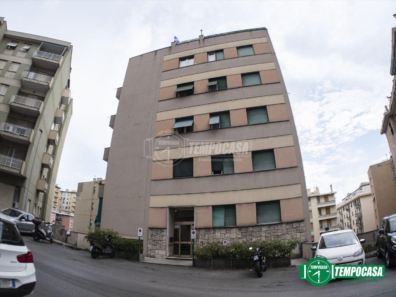 Quadrilocale, Genova