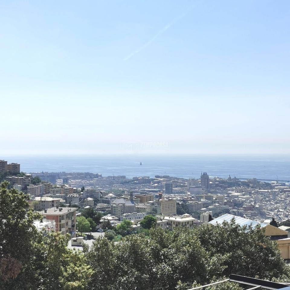 Quadrilocale, Genova