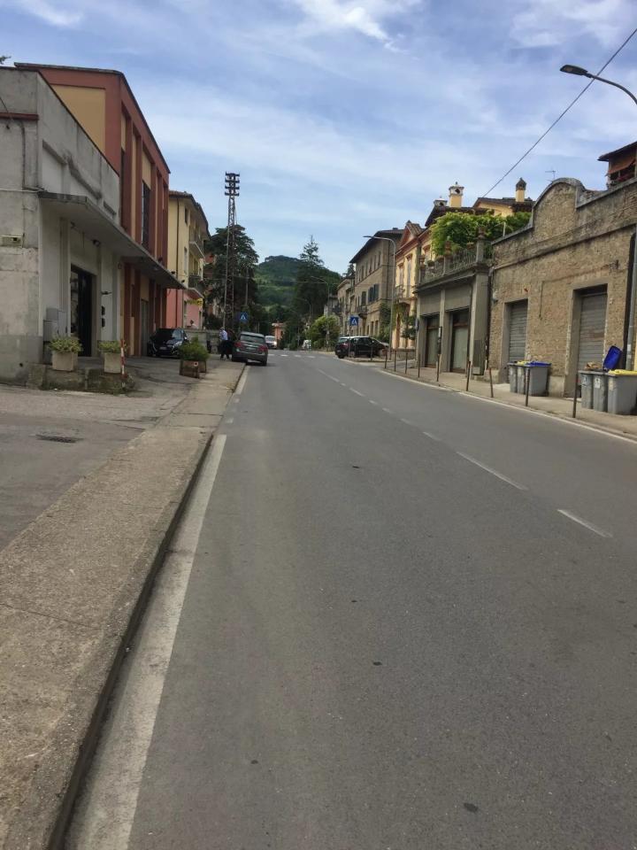 Locale commerciale in affitto a Perugia