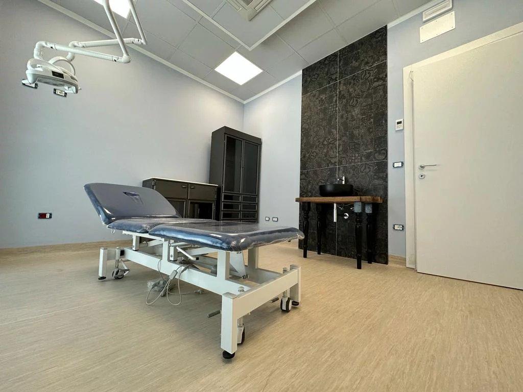 Locale commerciale in affitto a Perugia