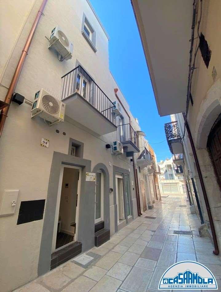 Casa indipendente in vendita a Mola Di Bari