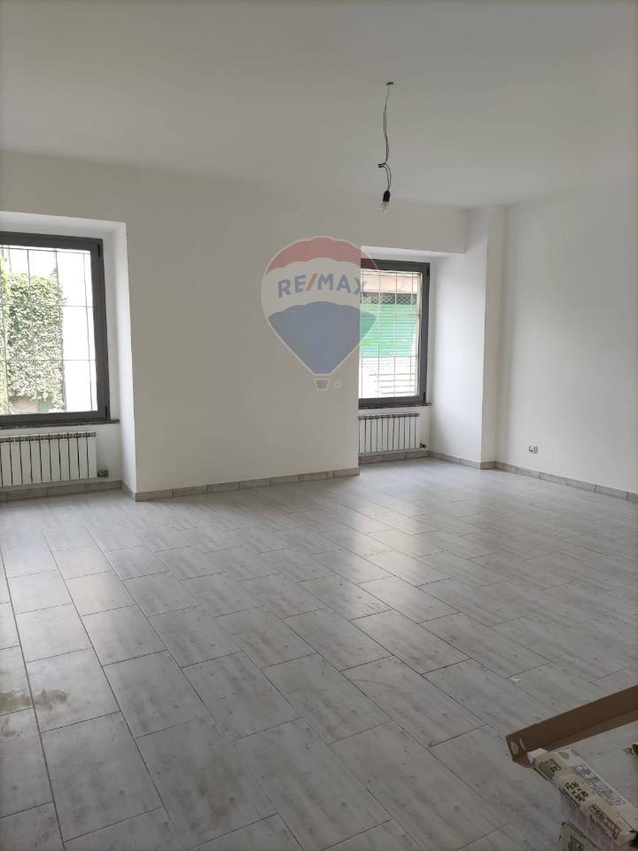 Negozio in vendita a Calco