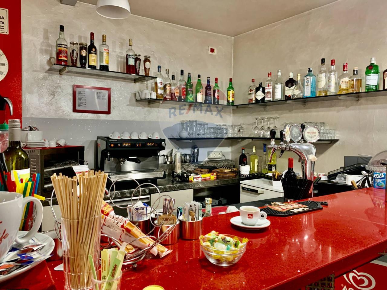 Esercizio commerciale in affitto a Brignano Gera D'Adda