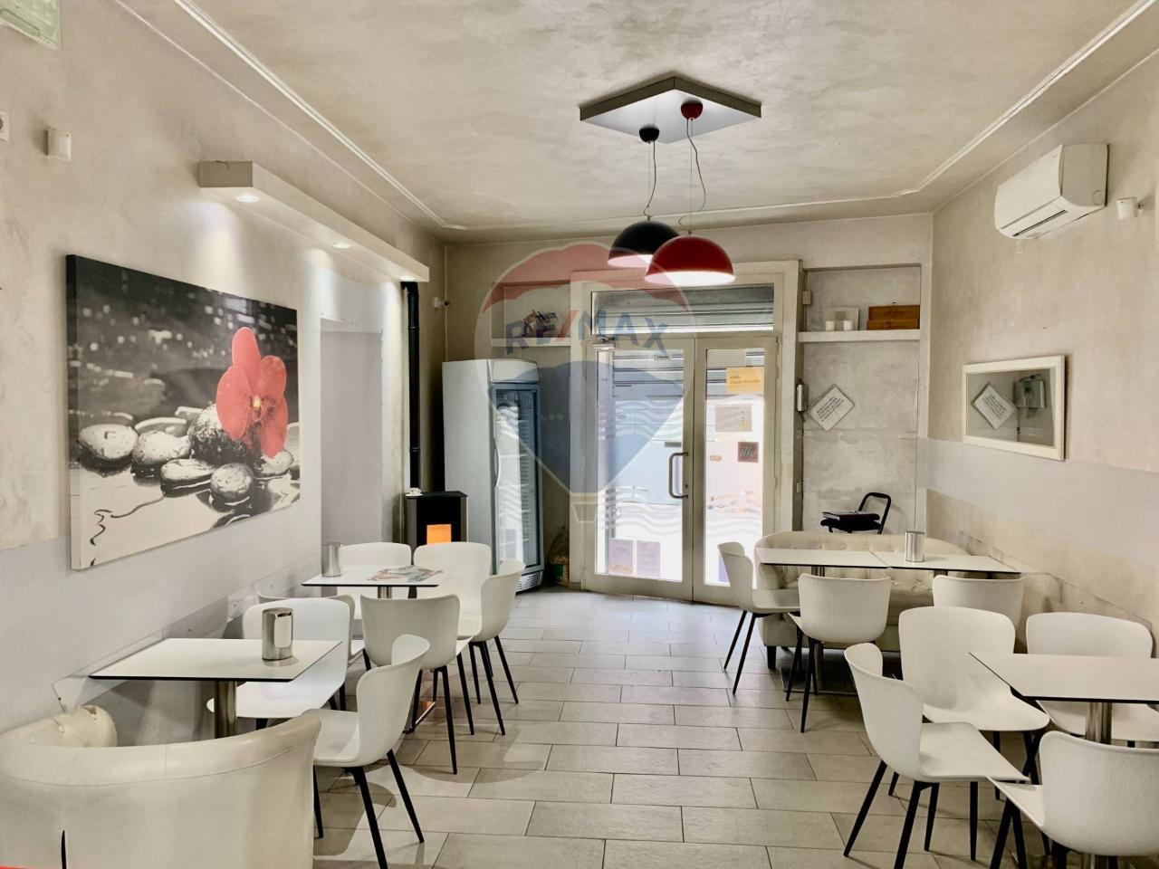 Esercizio commerciale in vendita a Brignano Gera D'Adda