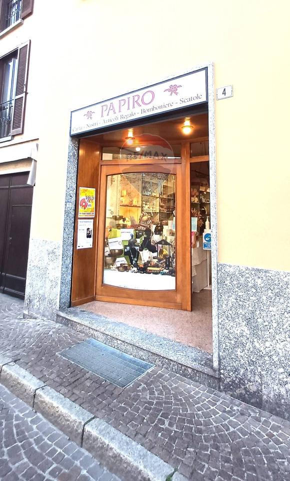 Esercizio commerciale in vendita a Vimercate