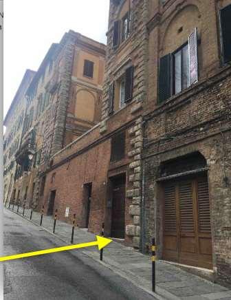 Magazzino in vendita a Siena