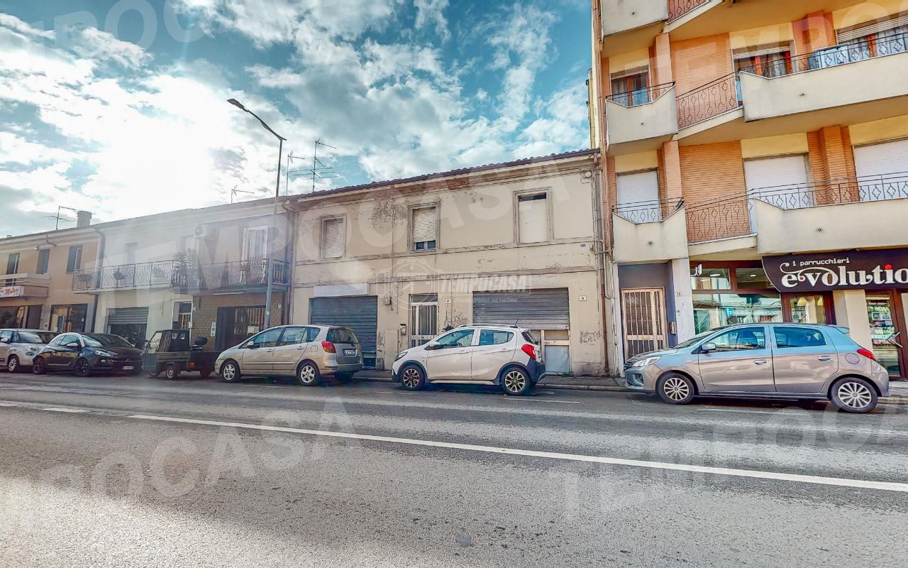 Palazzo in vendita a Cattolica