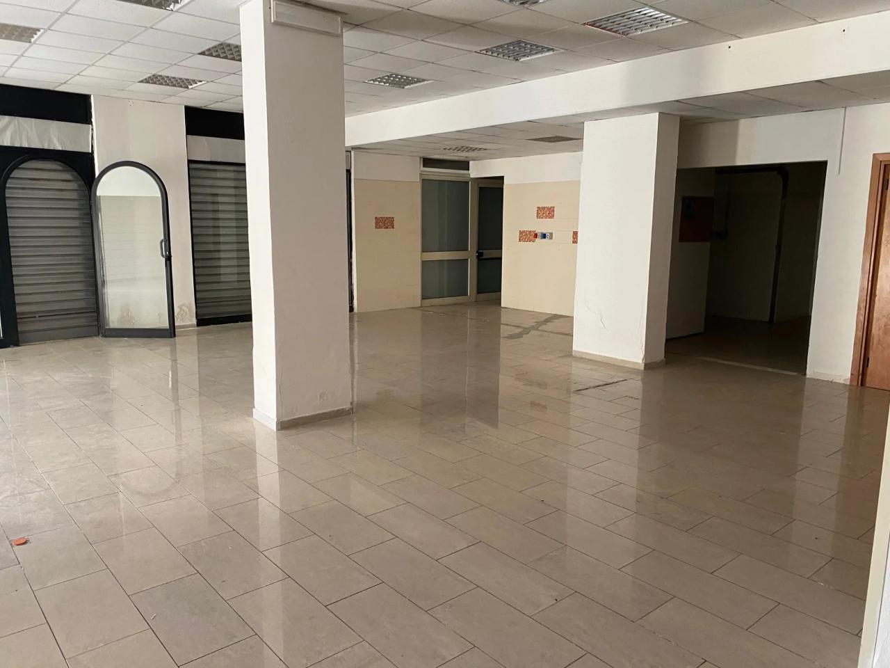 Locale commerciale in vendita a Siracusa