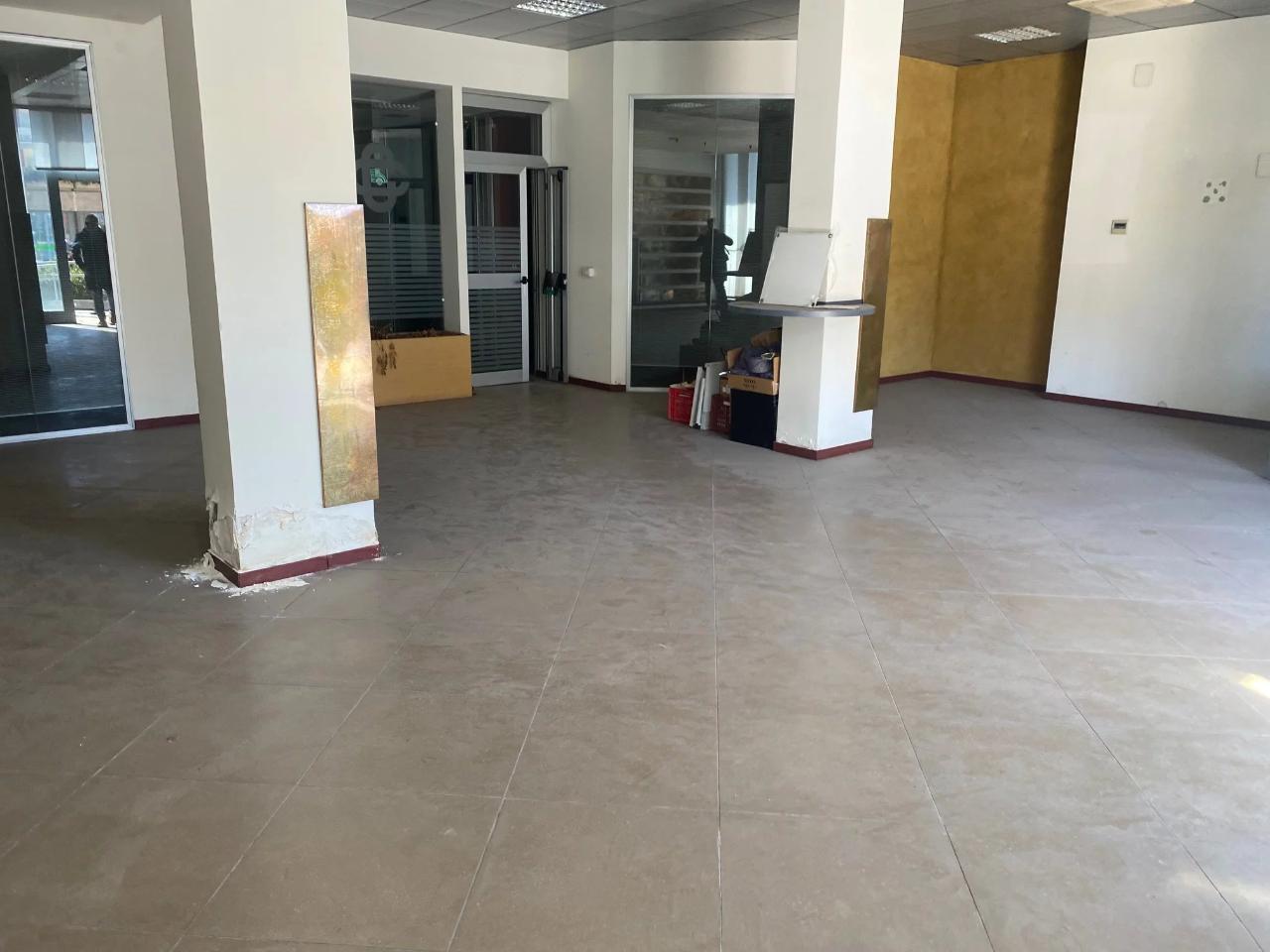 Locale commerciale in vendita a Siracusa