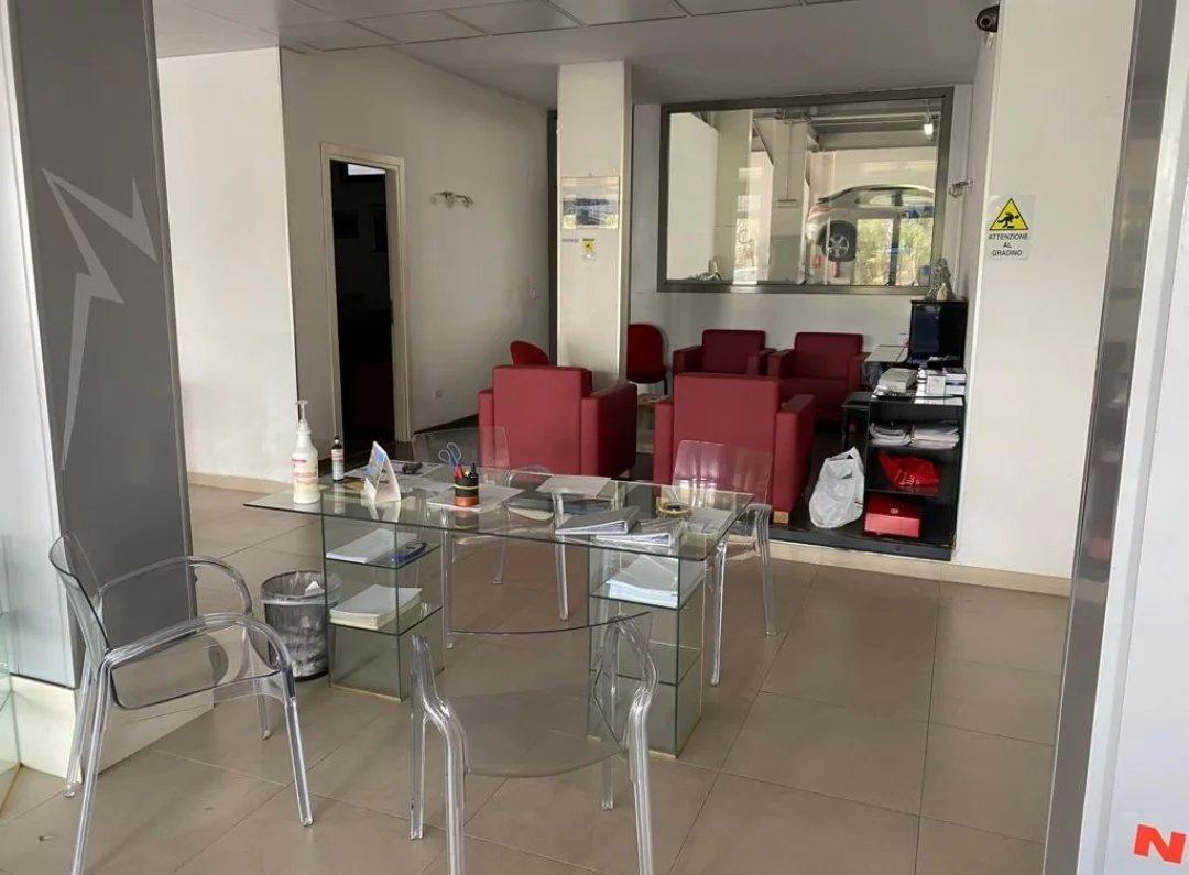 Locale commerciale in vendita a Siracusa