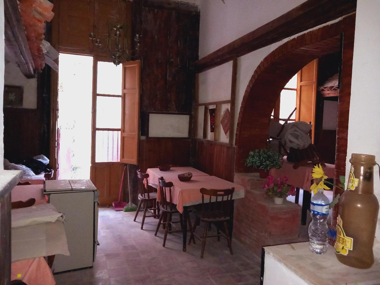 Locale commerciale in vendita a Siracusa