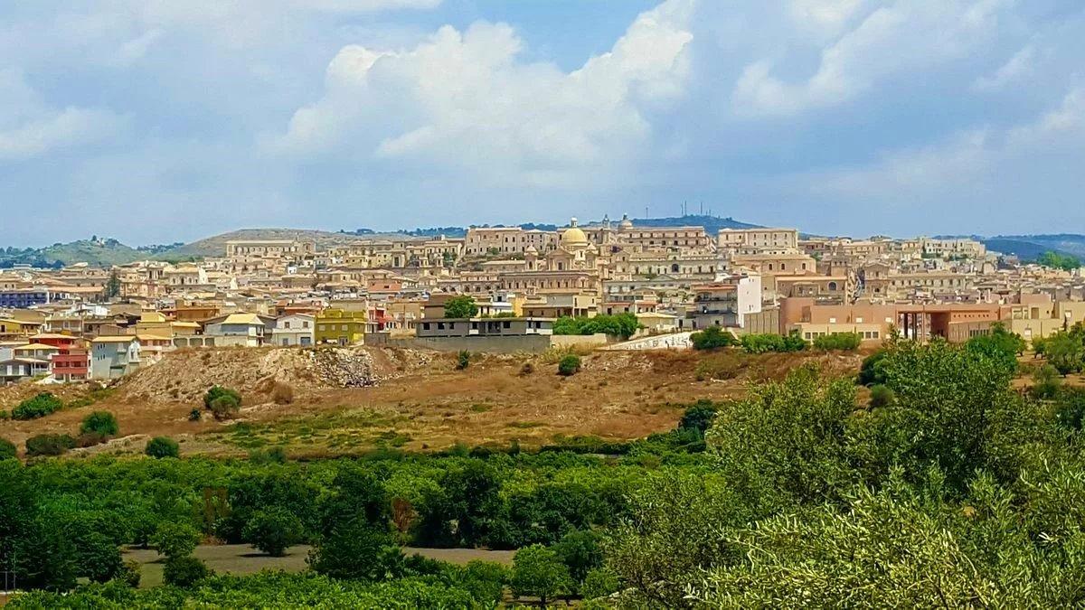 Magazzino in vendita a Noto