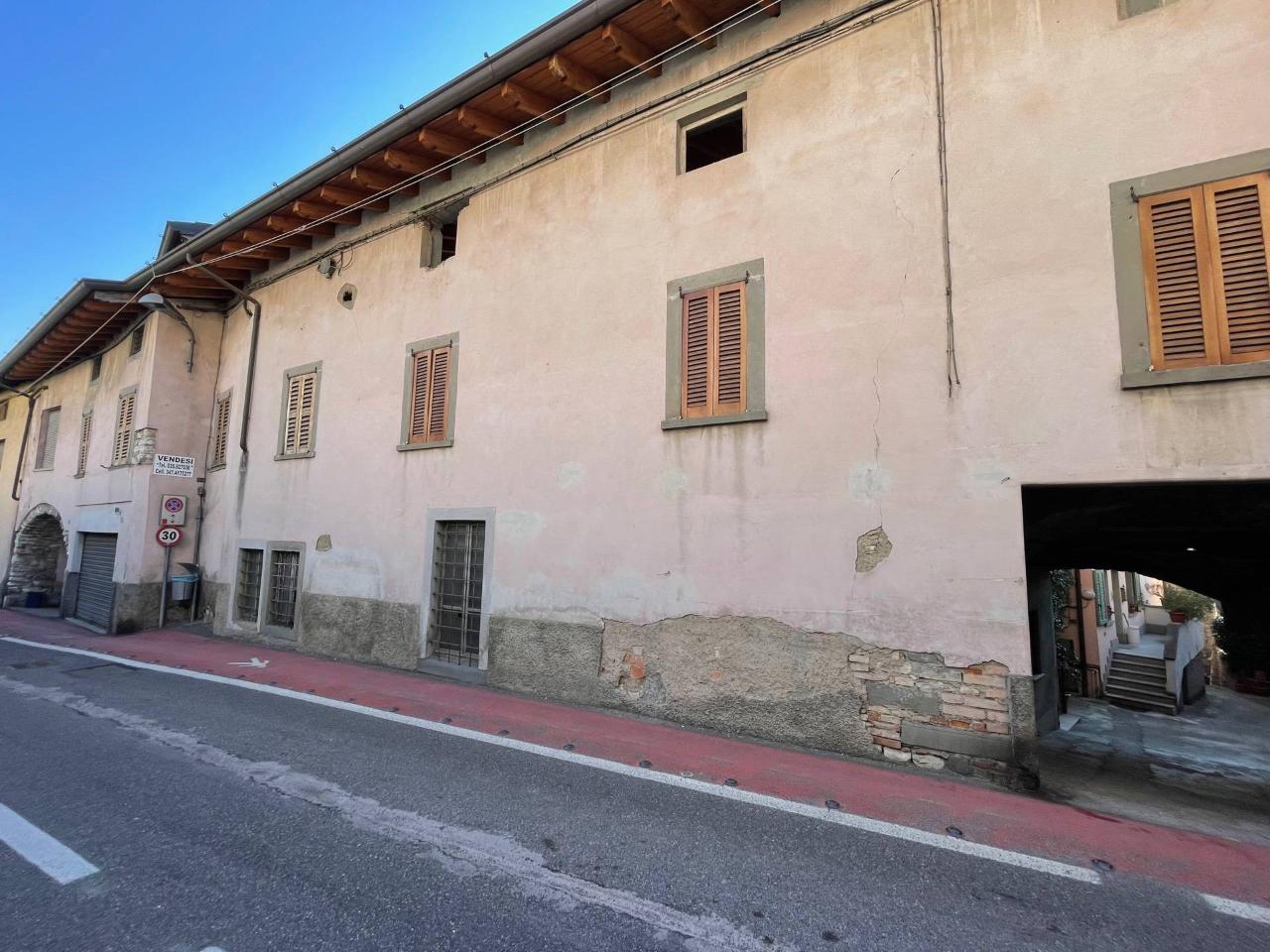 Rustico in vendita a Adrara San Martino