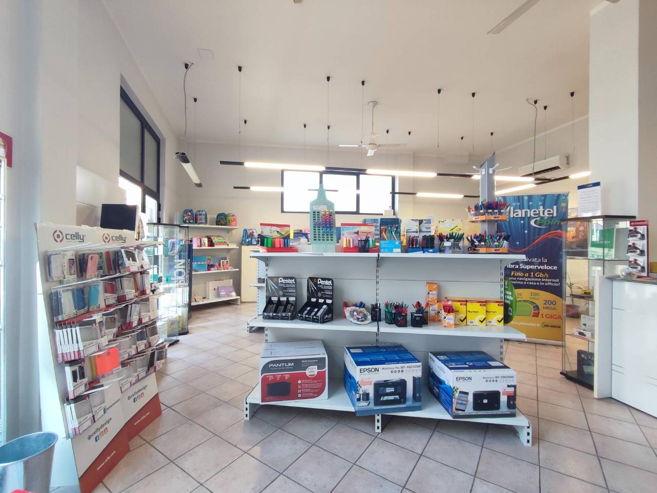 Negozio in affitto a Sarnico