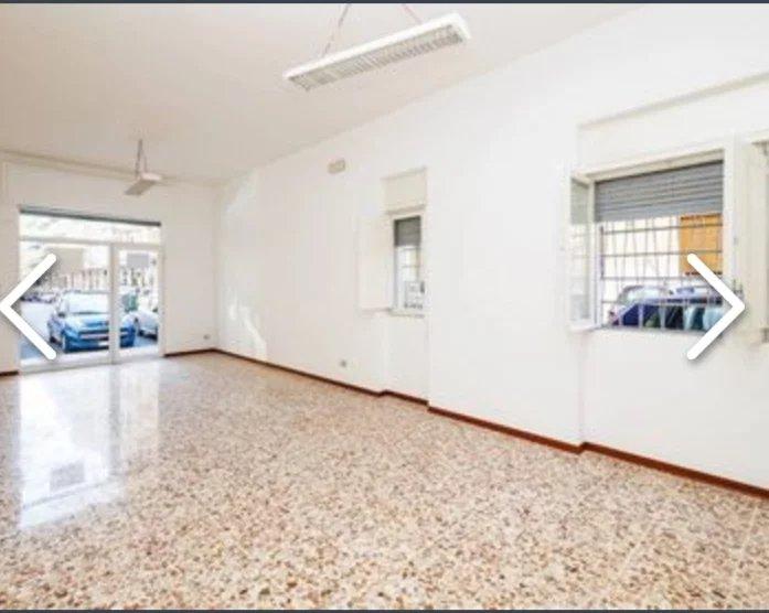 Locale commerciale in vendita a Siracusa