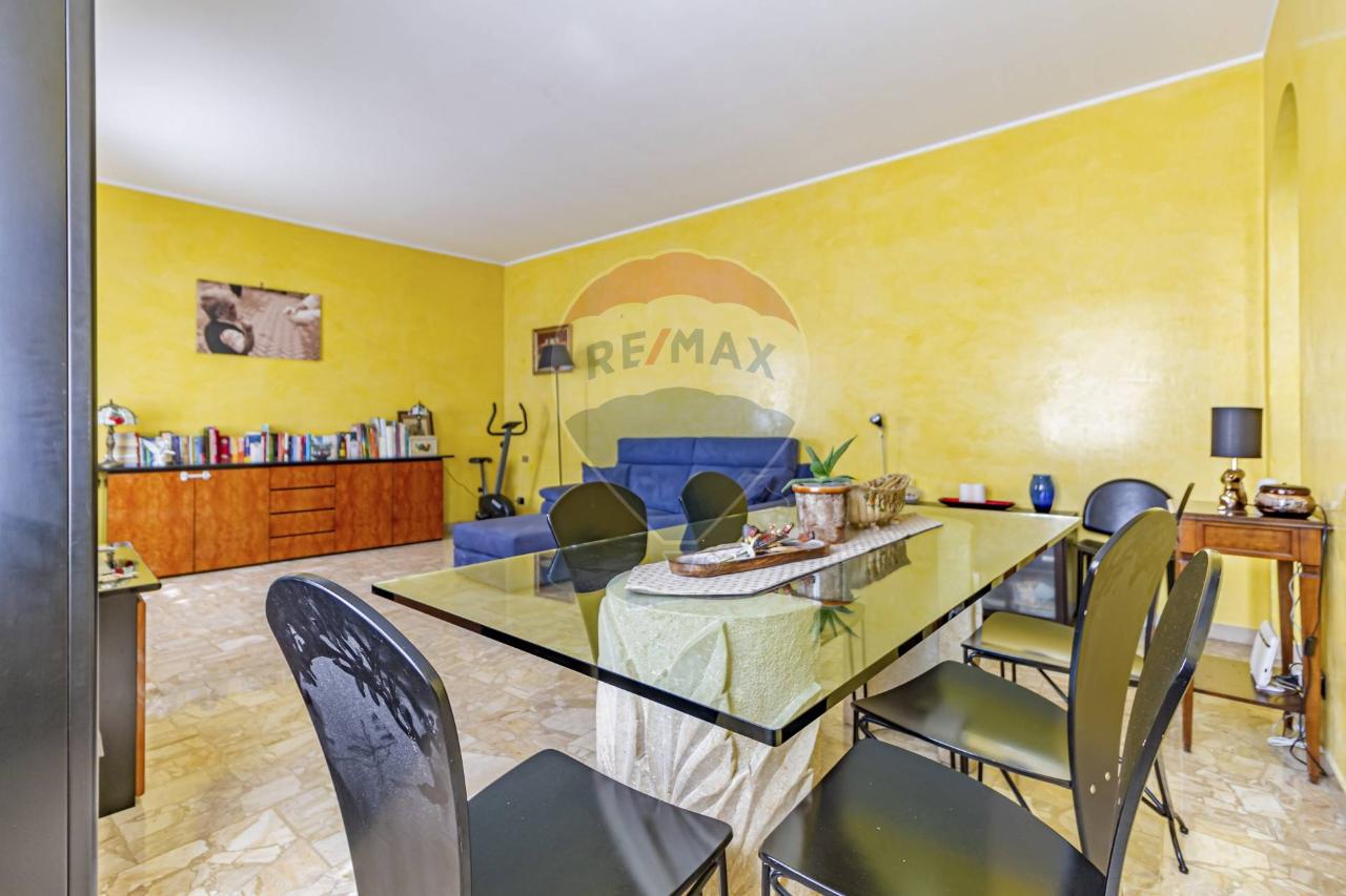 Appartamento in vendita a Pessano Con Bornago