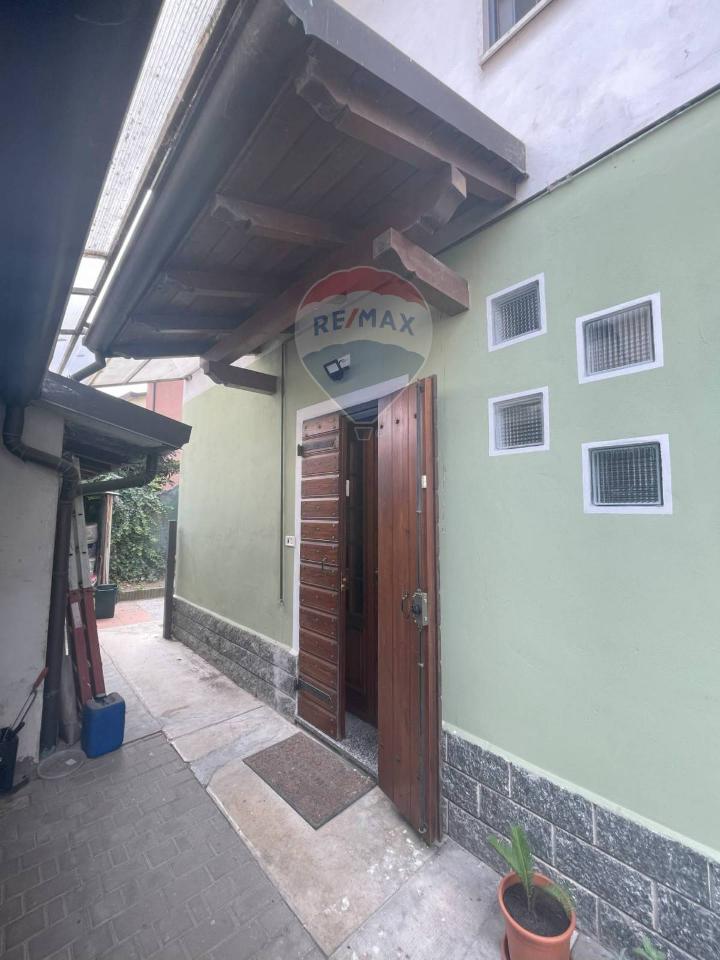 Casa indipendente in vendita a Tavazzano Con Villavesco