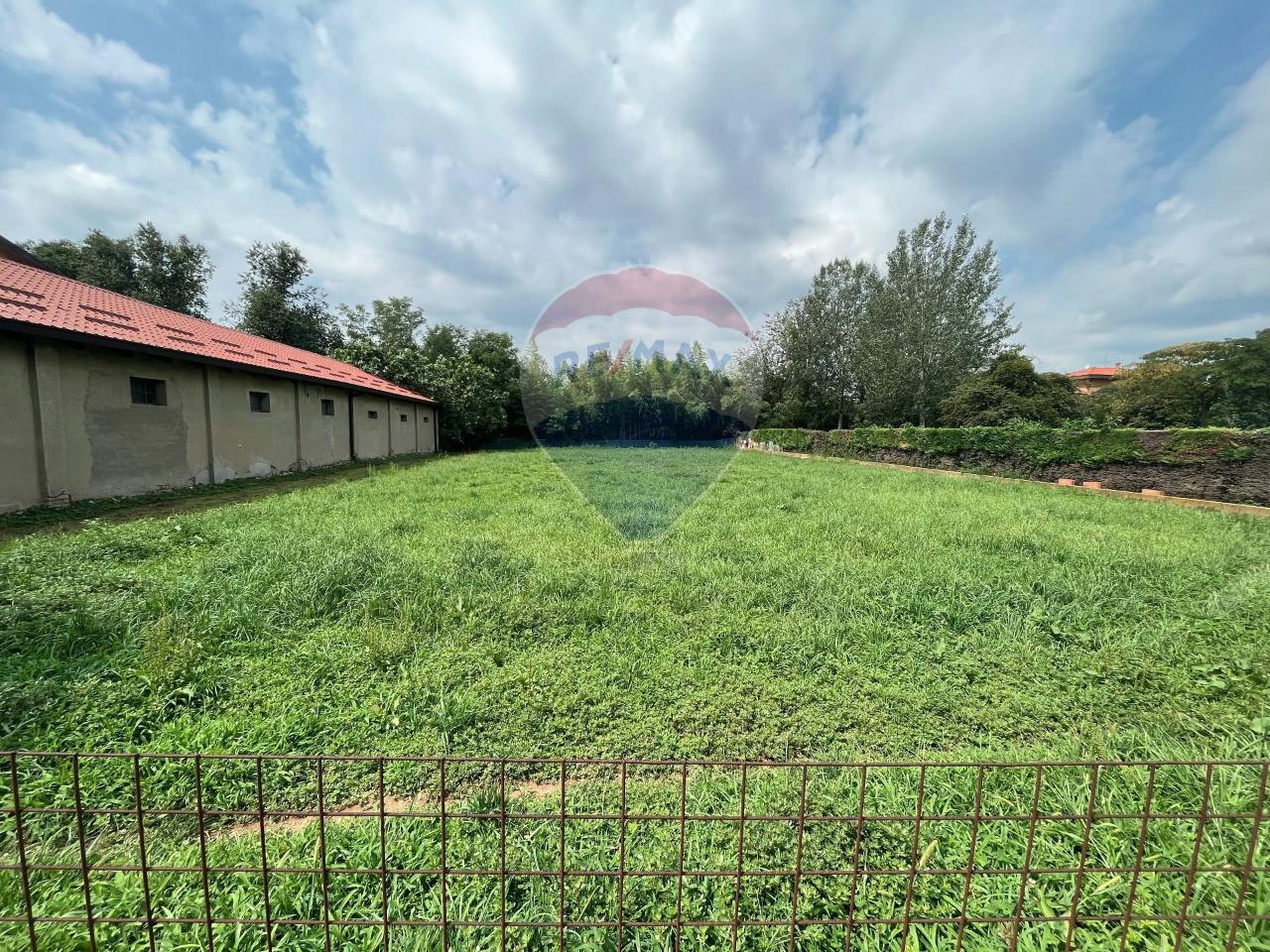 Terreno edificabile in vendita a Pessano Con Bornago