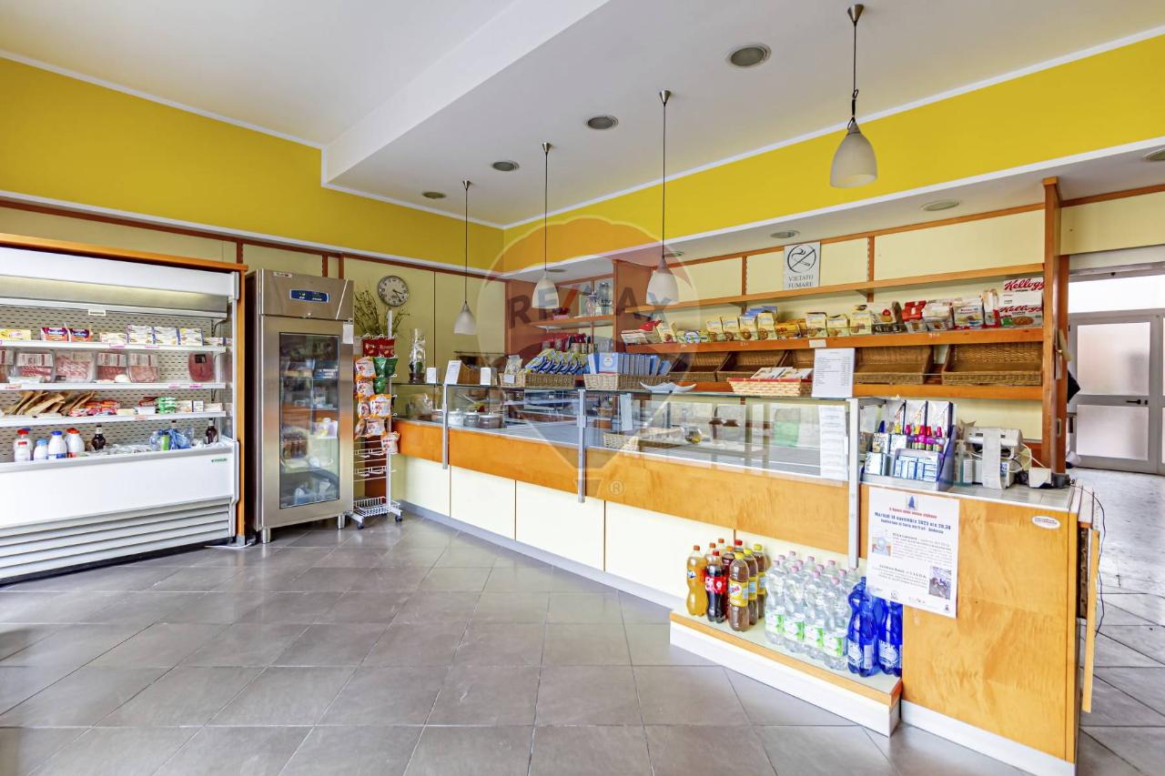 Esercizio commerciale in vendita a Bellusco