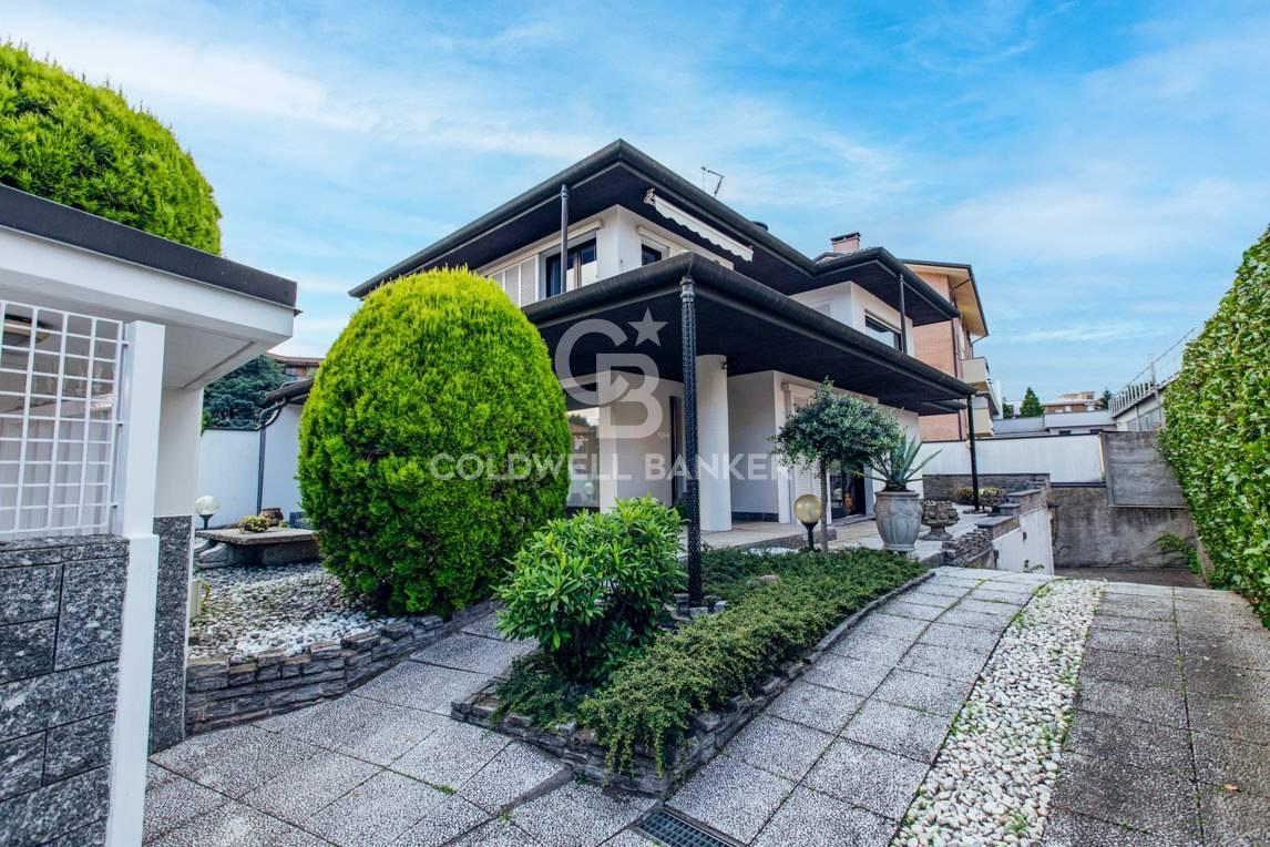 Villa in vendita a Legnano
