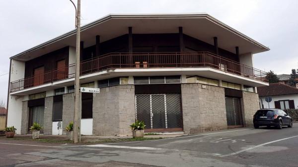 Villa bifamiliare in vendita a Buscate