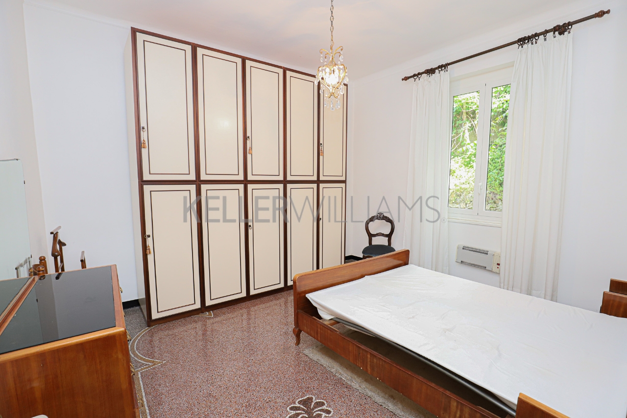 Trilocale in Via Francesco Sivori 9, Genova